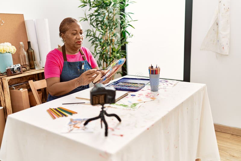 Senior African American Woman Recording Draw Tutorial at Art Studio ...