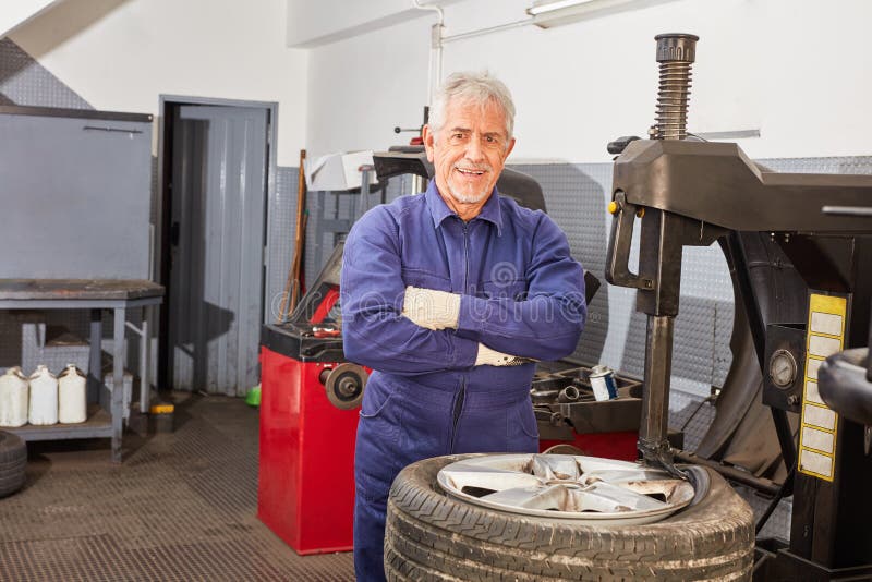 Senior As a Boss and Master in the Auto Repair Shop Stock Image - Image ...