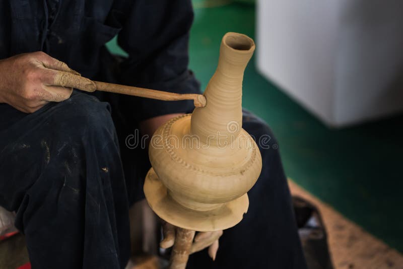 Senior Asian Handcraft Potter Making Clay Pot Stock Image - Image of ...