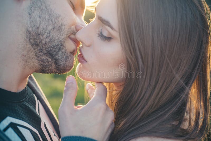 Sensual Kiss Fechamento De Belos Beijos Apaixonados De Casal Casal Sexy