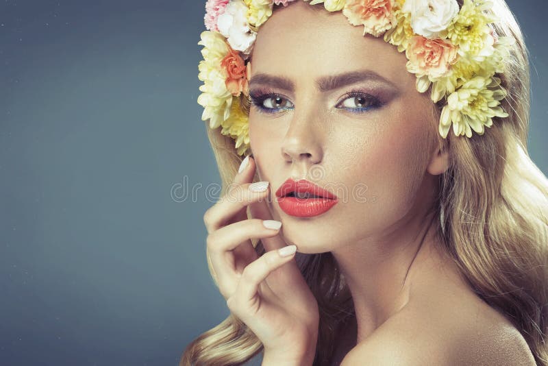 Sensual Nude Lady With A Steely Modern Coiffure Stock Image Image Of Hairstyle Caucasian