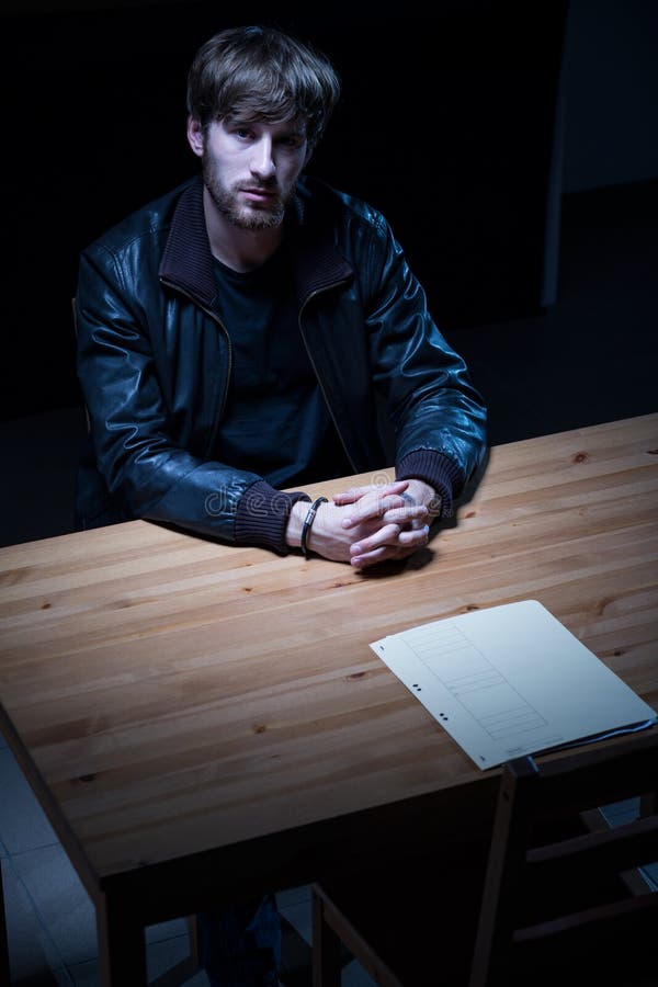 Hombre Joven Interrogado Fotos de stock - Fotos libres de regalías de ...