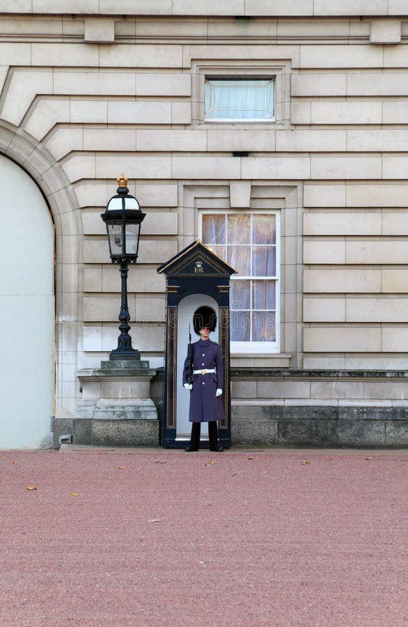 Sentry of the Grenadier Guards in Winter Uniform Editorial Photography ...