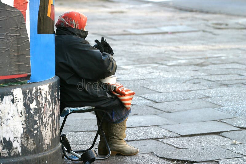 Persona senza fissa dimora immagine stock. Immagine di frusta - 193105