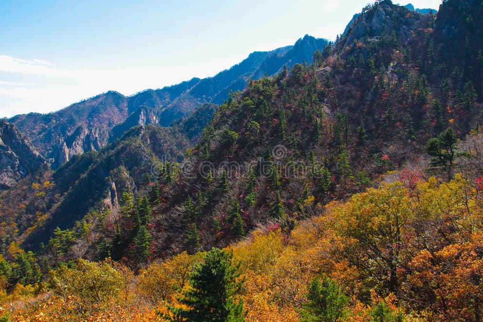 Seoraksan mountain range stock image. Image of refreshing - 30656641