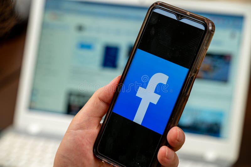 Facebook App. Facebook Application Icon on Smartphone Screen Editorial ...