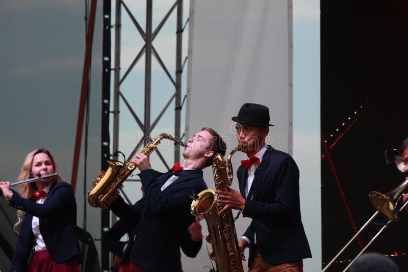 Open Air Performance and Light Show in West Lake, China Editorial Image ...