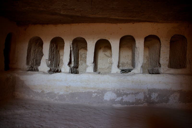 Sepulcro foto de archivo. Imagen de arco, viejo, ritual - 3752448