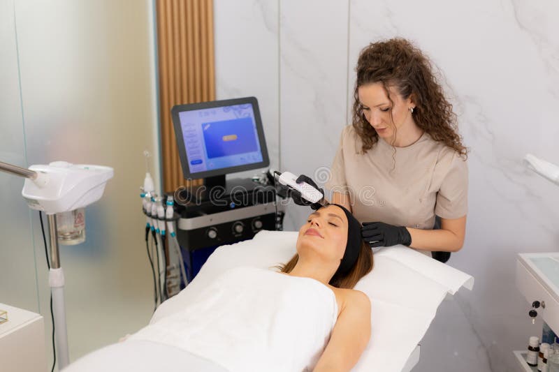 Experience Rejuvenation with Ultrasonic Facial Cleansing Therapy for ...