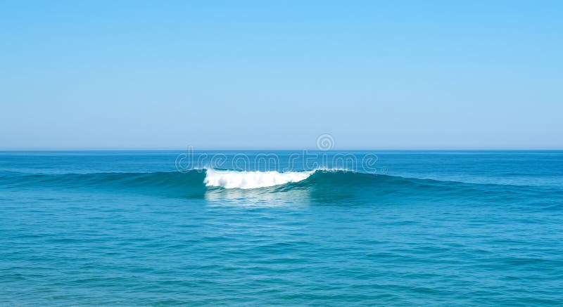 Ocean Wave Breaking - Beautiful Sea Scenery Stock Illustration ...