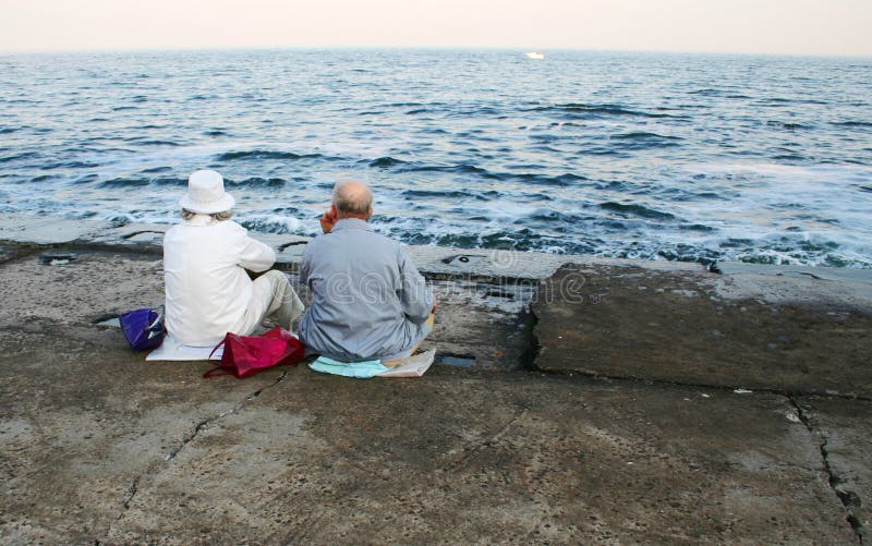 Serenidad imagen de archivo. Imagen de nubes, mayor, abrazo - 974253