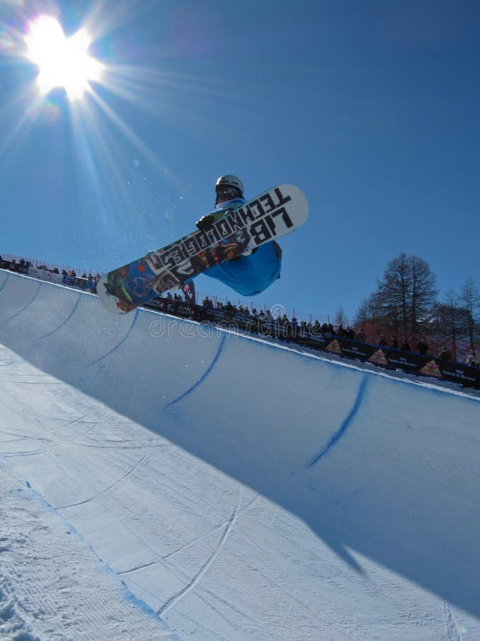 Half Pipe snowboard editorial photo. Image of boarding - 13427231