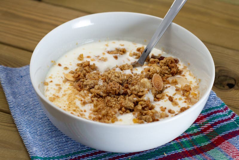 Seriales стоковое фото. изображение насчитывающей деревенский - 129870518