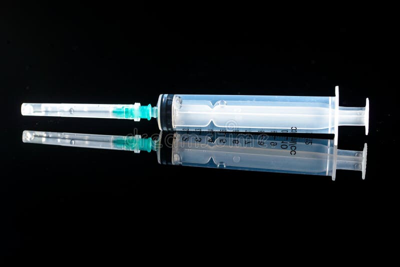 Injections de seringue image stock. Image du anesthésie - 147116445