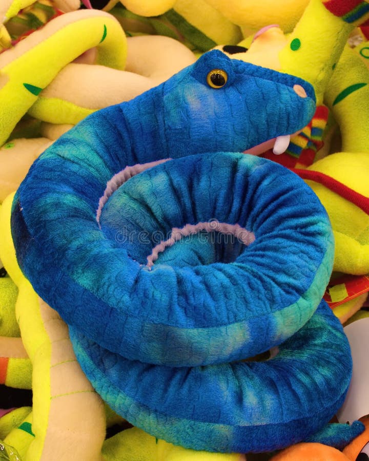 Peau de serpent bleue image stock. Image du mode, prédateur - 2359503