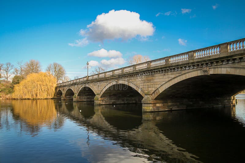 Serpentine Bridge in Hyde Park, London, UK. Old Stone Bridge Stock ...