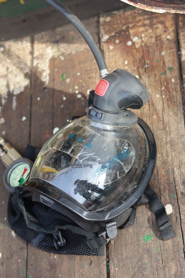 Service Breathing Apparatus with Pressure Gauge Stock Photo - Image of ... Service Breathing Apparatus with Pressure Gauge Stock Photo - Image of ...
