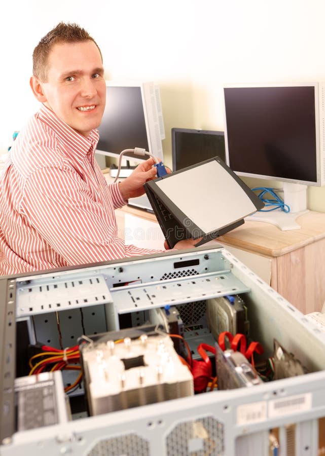 Service informatique photo stock. Image du masculin, compétence - 24277258