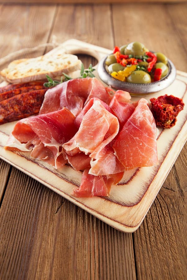 Spanischer Serrano Schinken Jamon Schnitt Stockfoto - Bild von spanien ...