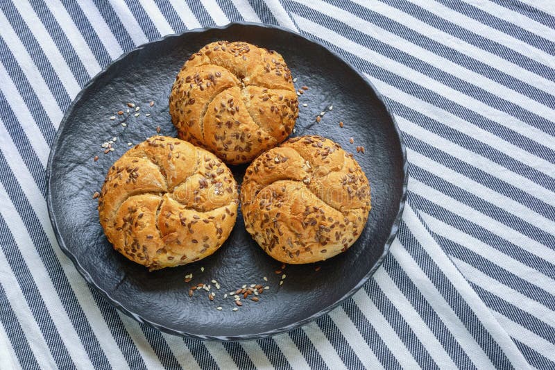 Sesame Kaiser Rolls (Emperor Roll, Kajzerica), Round Bread Rolls Stock ...