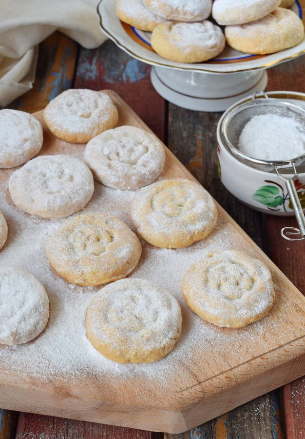Sesame Shortbread with Date Stuffing. Middle Eastern Cookies. Eid and ...