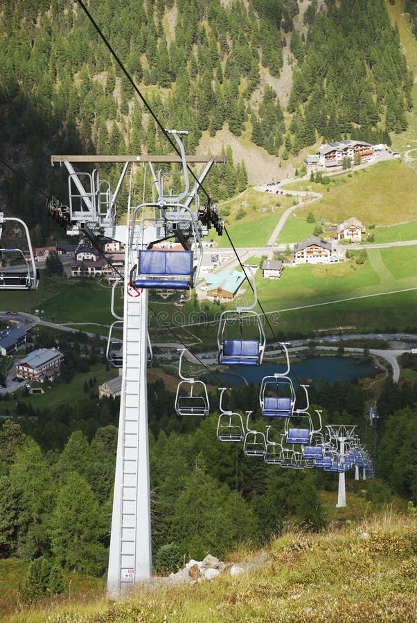 Sessellift stockfoto. Bild von alpin, süd, sitz, seilzug - 29245218