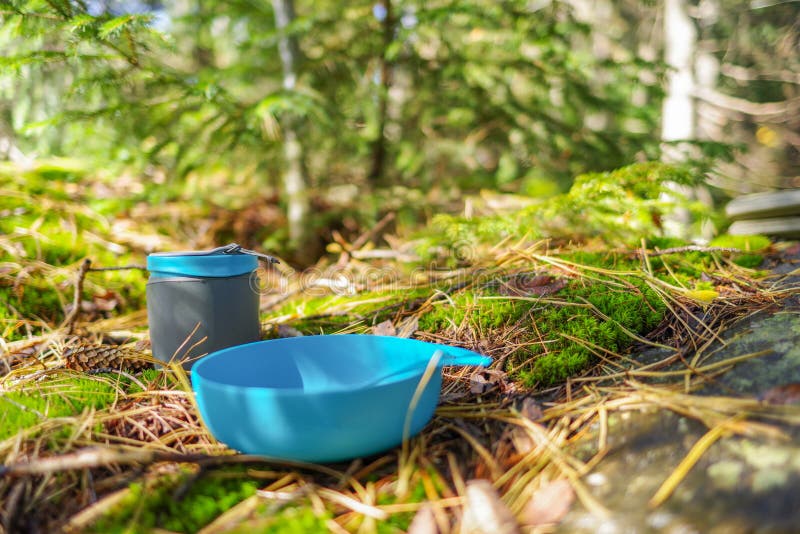 Set of Tourist Dishes. Dishes on the Grass. Plate and Mug. Outdoors ...