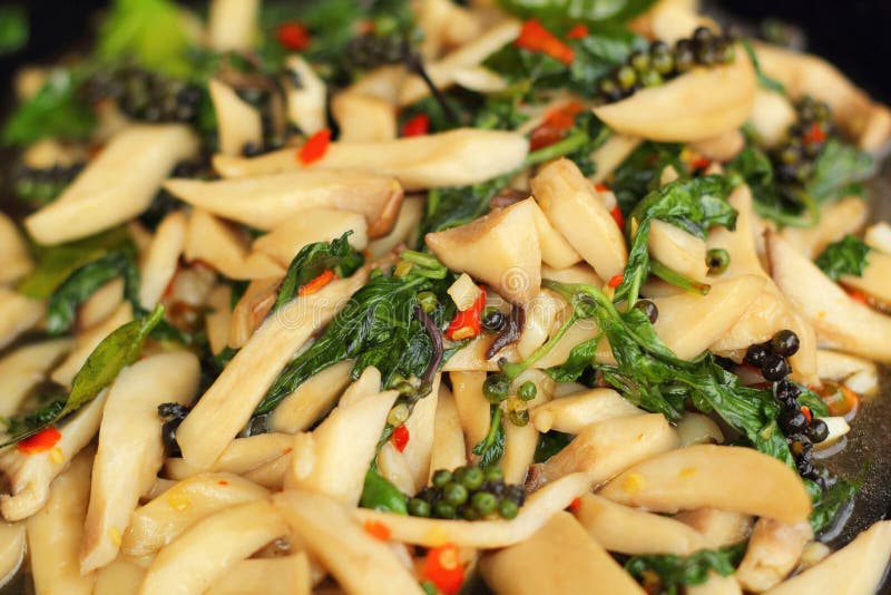 Setas Fritas Picantes - Comida China Imagen de archivo - Imagen de ...