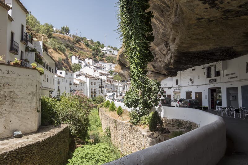 Setenil De Las Bodegas, Ruta De Los Pueblos Blanco, Andalusien, Spanien ...