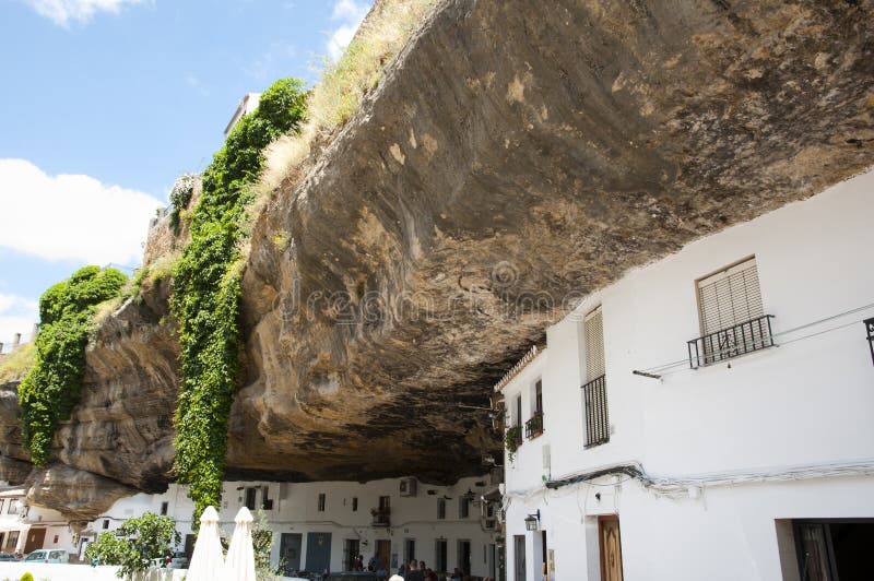 Setenil De Las Bodegas - Spanien Stockfoto - Bild von dorf, weingüter ...