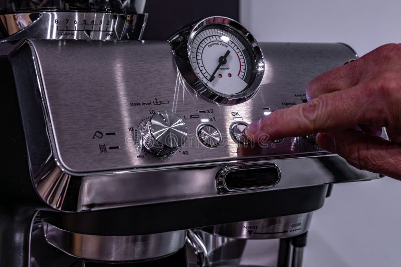 Setting the Pressure in a Coffee Machine, Pressure Gauge, Brewing ...