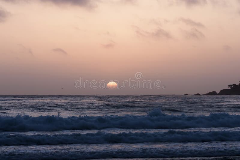 Setting Sun in Cloudy Sky with Ocean Waves Stock Image - Image of bird ...