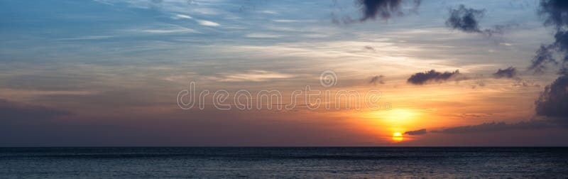 Setting Sun Over Ocean Horizon Panorama Stock Photo - Image of evening ...