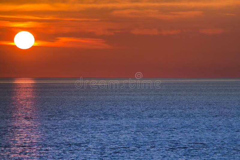 Setting sun stock image. Image of serenity, america, skyline - 32191611