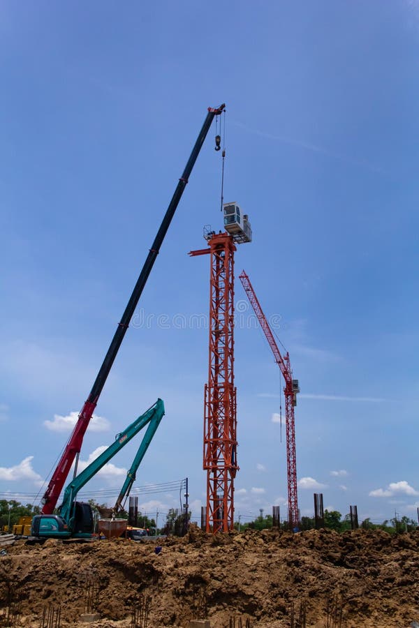 Mobile Crane Lifts Up Section Tower Crane Stock Photos - Free & Royalty ... Mobile Crane Lifts Up Section Tower Crane Stock Photos - Free & Royalty ...