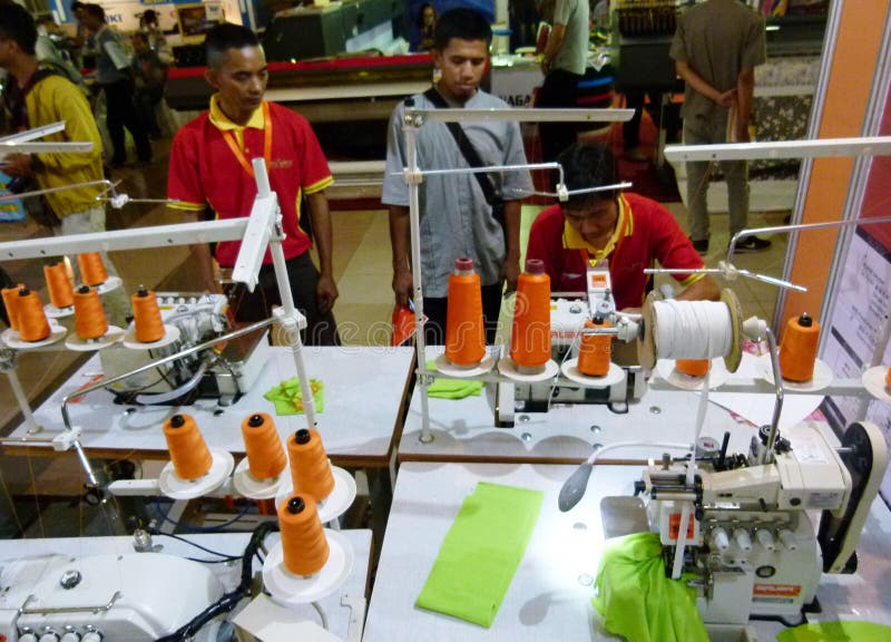 Sewing machine expo editorial photo. Image of city, machines - 68431951