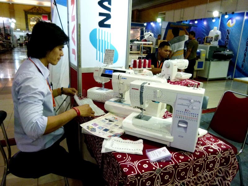 Sewing machine expo editorial photography. Image of types - 68921147