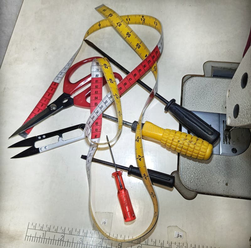 Sewing machine tools editorial photo. Image of machine - 318032781