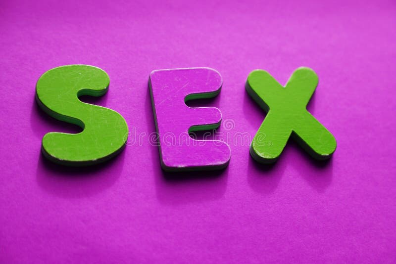 Sex Woorden In Houten Letters Op Roze Stock Afbeelding Image Of