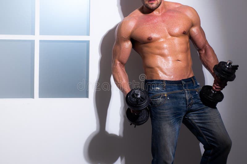 Sexy Chico Con Bobo Modelo Masculino Musculoso Con Abs Agradable En