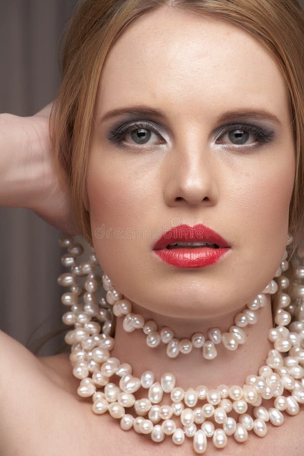 Sexy volwassen vrouw stock foto. Image of lippen, maak - 16291766