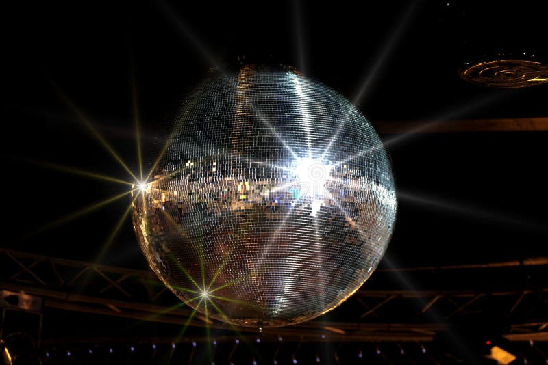Sfera della discoteca fotografia stock. Immagine di celebrazione - 27534728