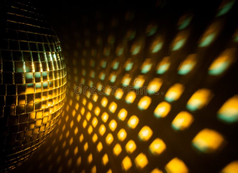 Sfera della discoteca immagine stock. Immagine di notte - 10889689