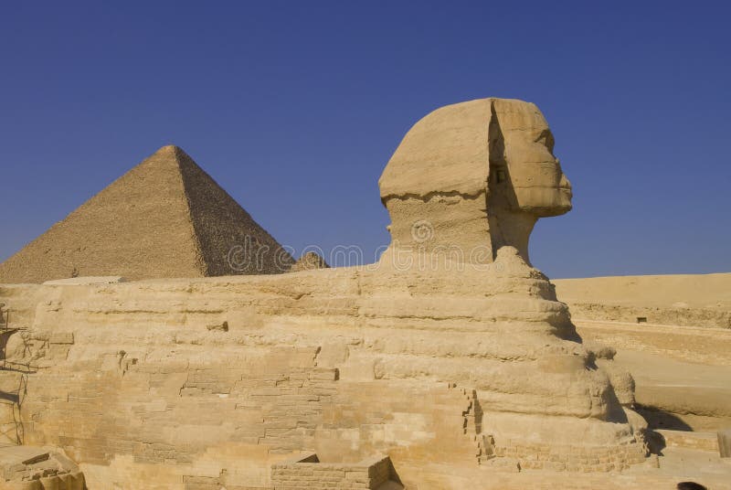 Sfinks and pyramid in Giza stock image. Image of cheops - 14809929
