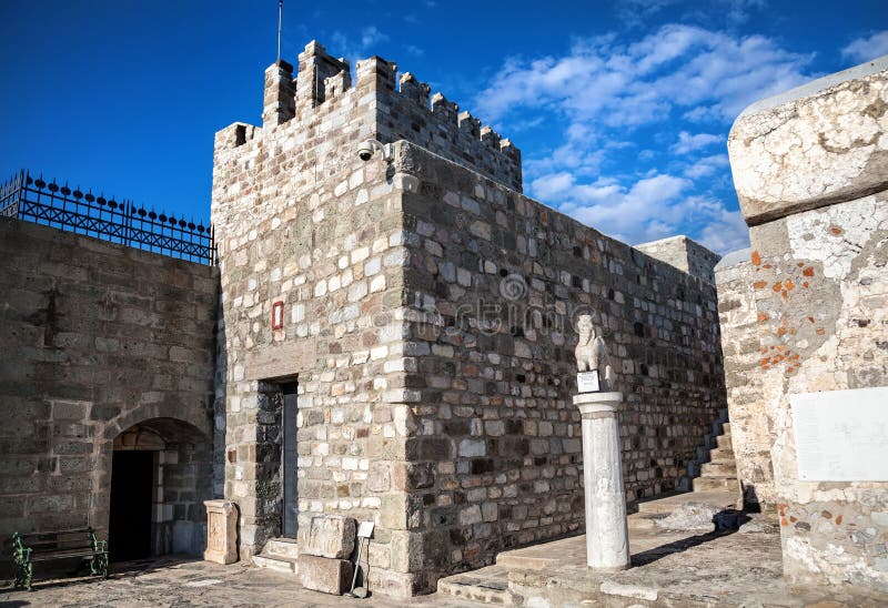 Bodrum slott i Turkiet arkivfoto. Bild av riddare, turk - 98892676