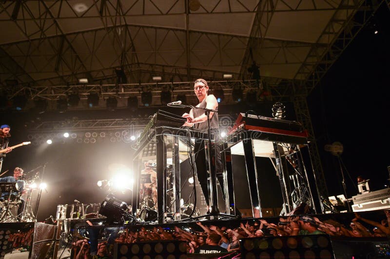 Bleachers in Concert at Shadow of the City Editorial Photo - Image of ...