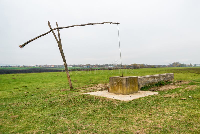 Shaduf immagine stock. Immagine di campo, parco, farmland - 104846817