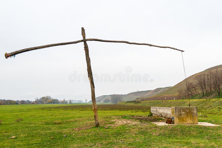Shaduf immagine stock. Immagine di campo, parco, farmland - 104846817