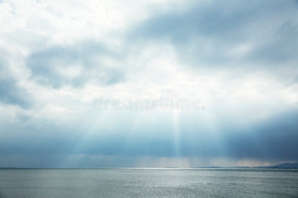 Shaft of light stock photo. Image of sunlight, ocean - 31722838
