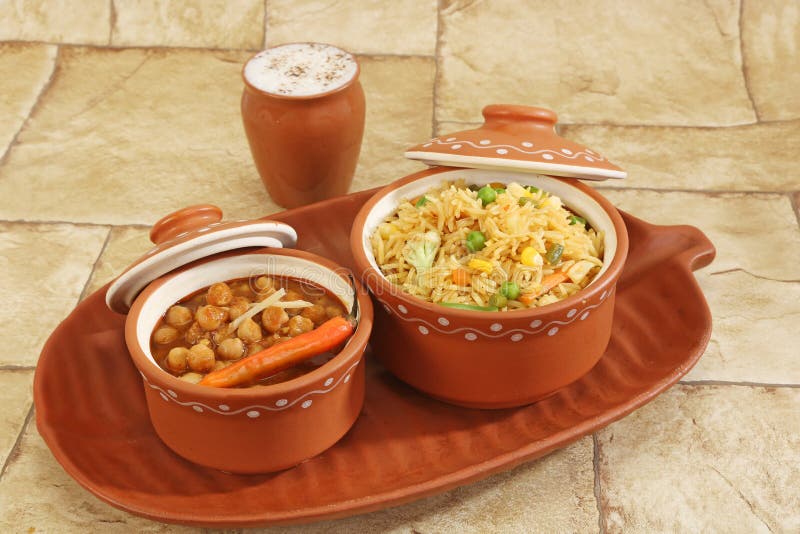 Shai Pulao or Vegetable Rice with Choley or Indian Vegetable Biryani ...